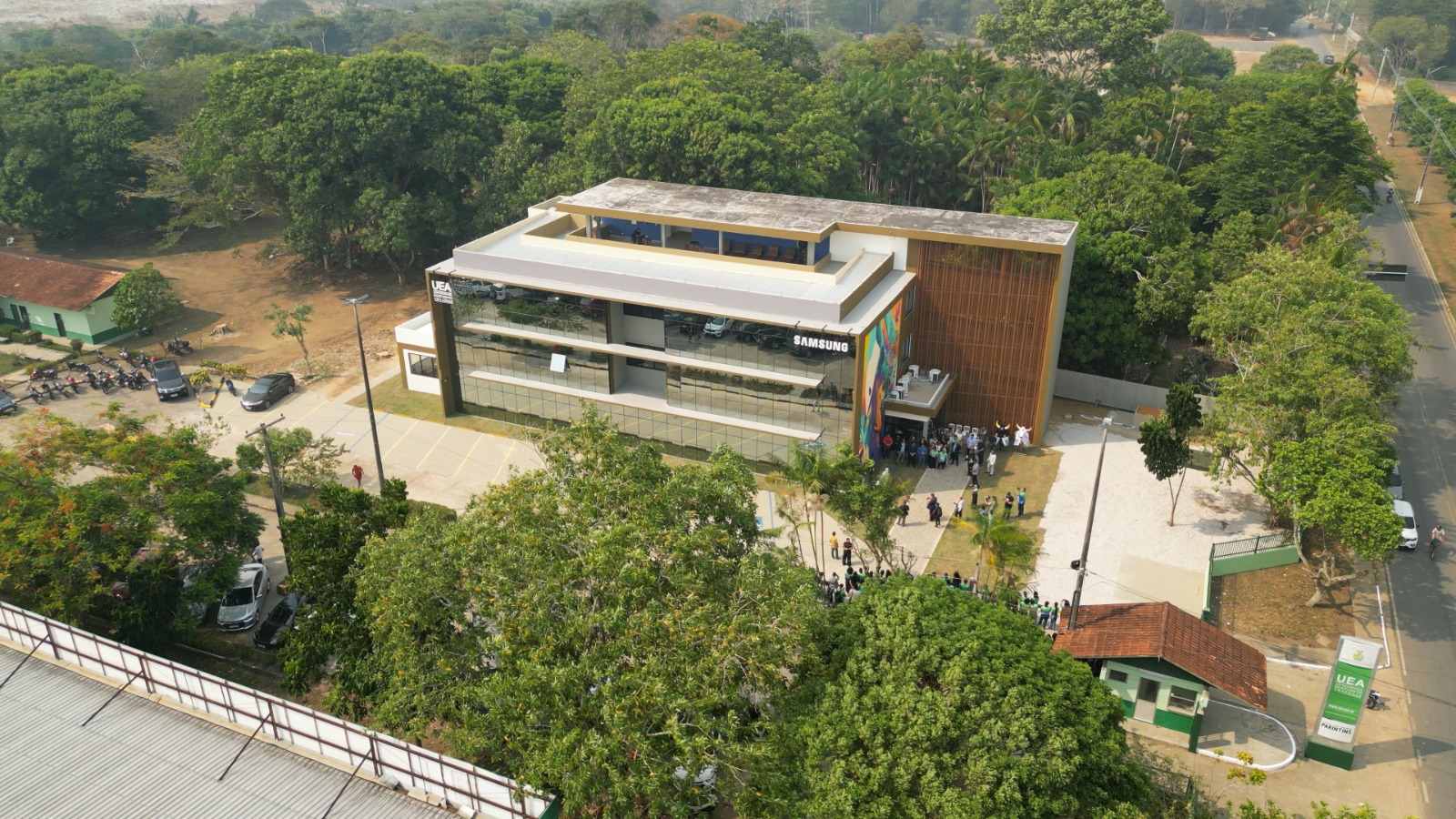 UEA inaugura o edifício Ocara em Parintins, com o objetivo de ...