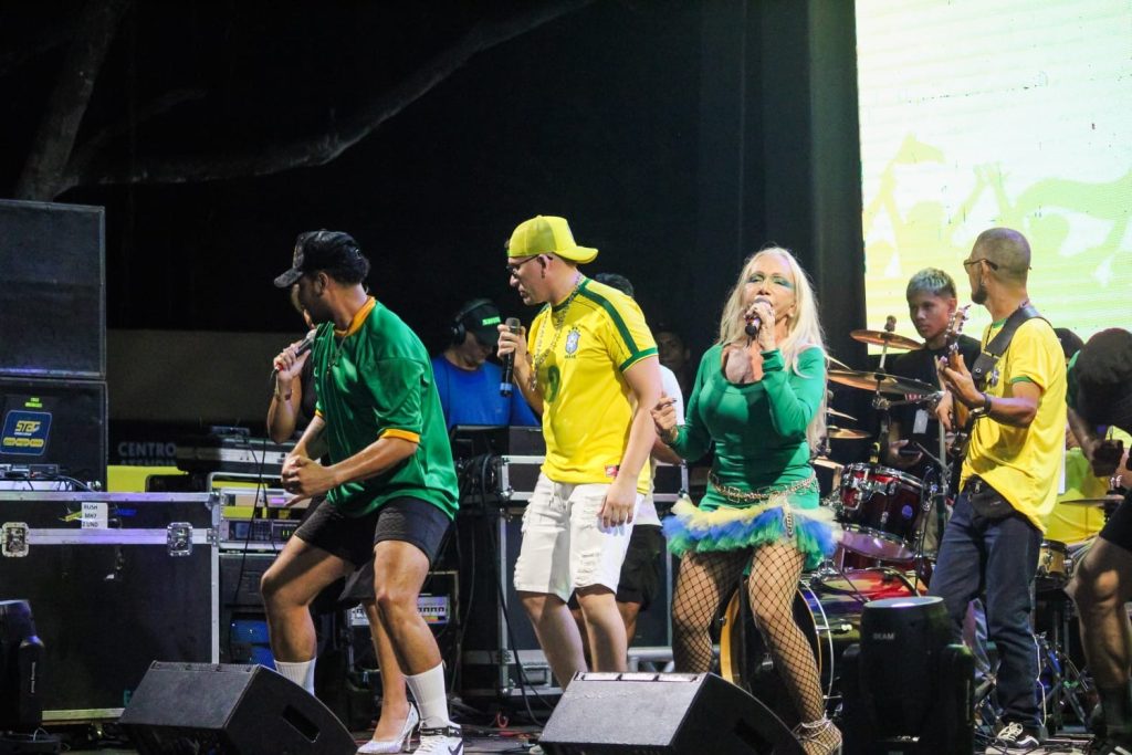 Amazonas Fan Fest reúne torcedores no Largo de São Sebastião durante ...